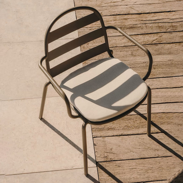 Joncols Outdoor Dining Arm Chair – Life Interiors